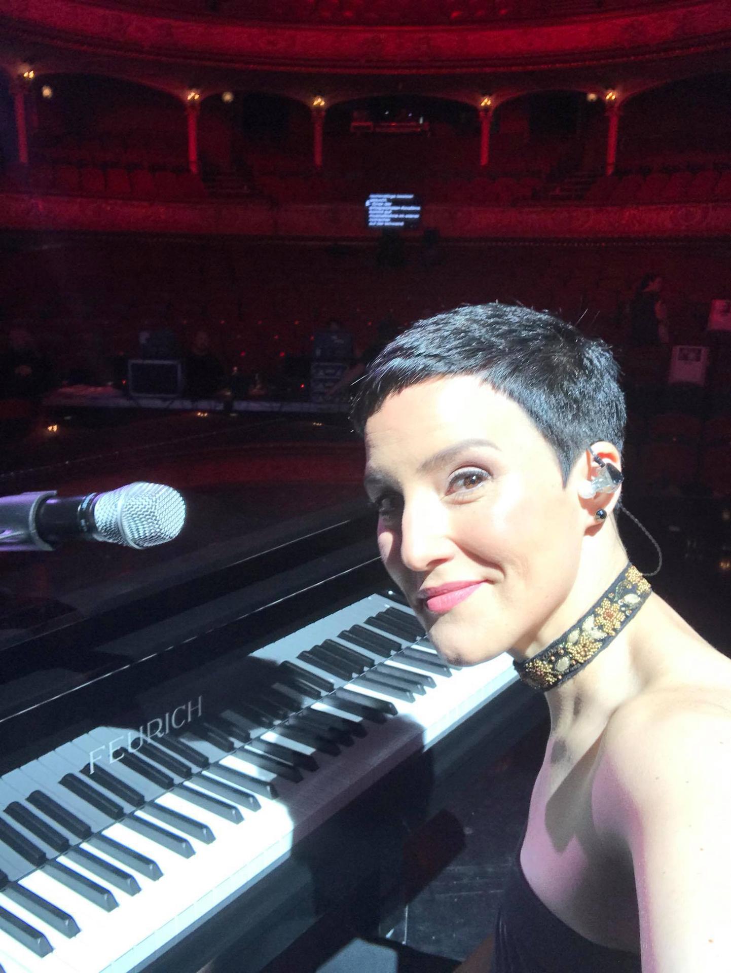 Ina Regen: Standing ovations at Amadeus Awards gala - FEURICH